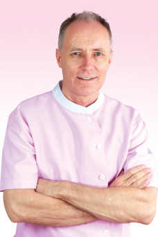 Dr. Callum Durward - សុខក្រម